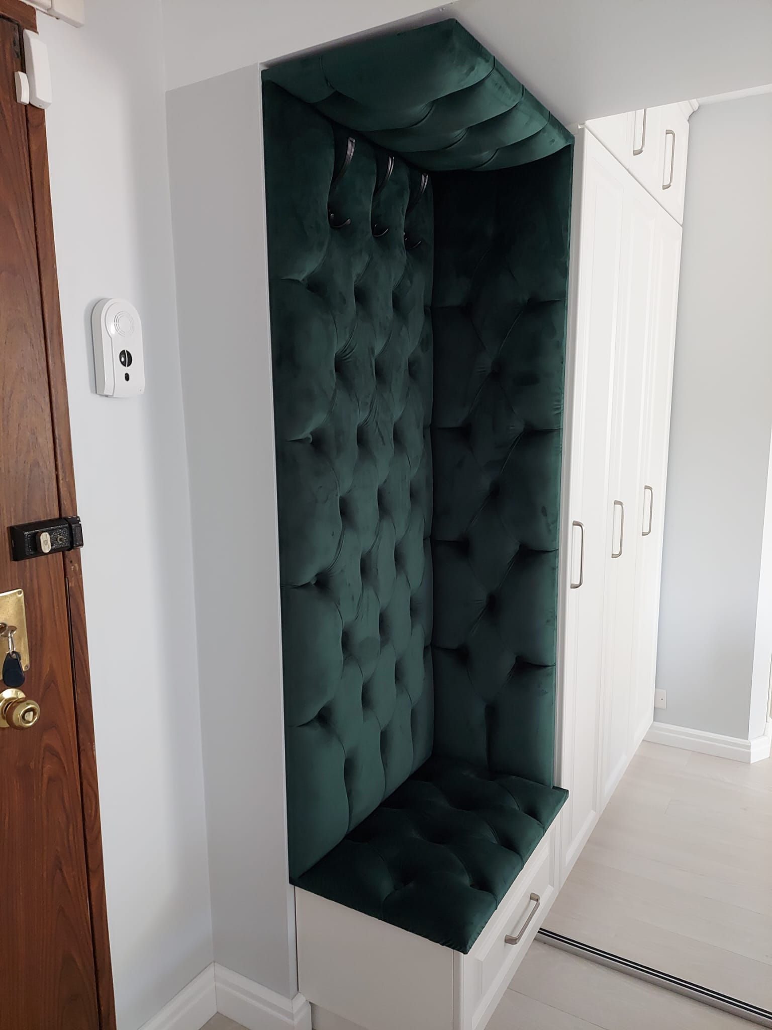 Mobila la comanda Arad | Mobeldesign.ro - Mobila hol